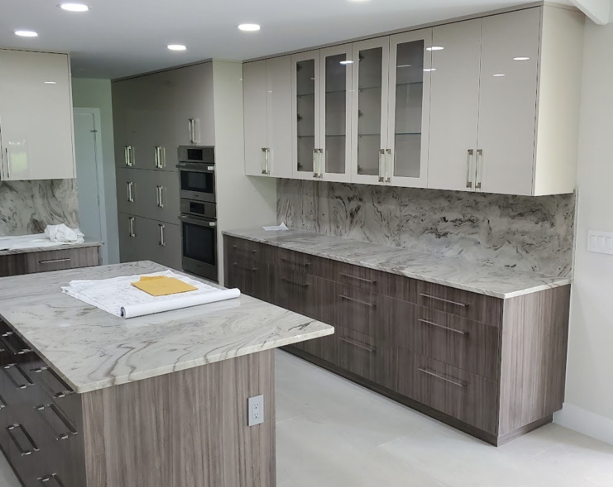 How to Achieve a Sleek, Modern Look with Custom Amish Cabinets - Custom ...